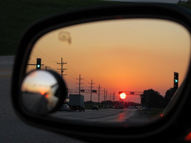 Soarele nu straluceste pentru toti la fel, dar de apus, apune pentru ...