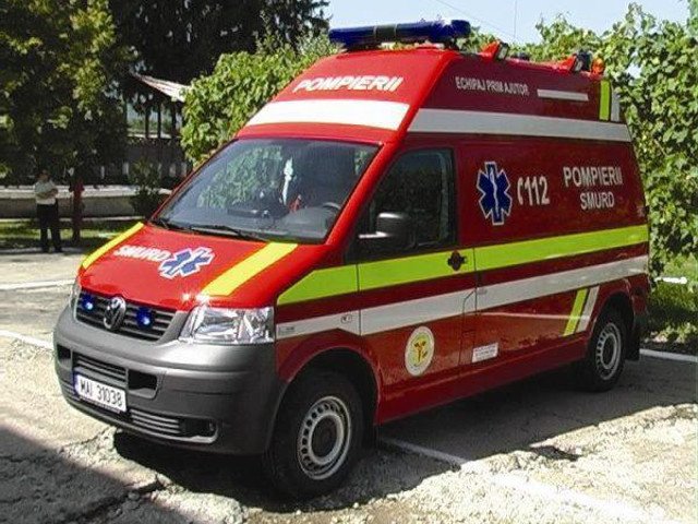 Un barbat a murit calcat de propria sa masina. Uitase sa traga frana de ...